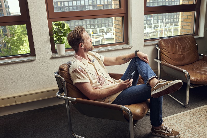 How to use business podcasts to boost your brand & grow your audience ...